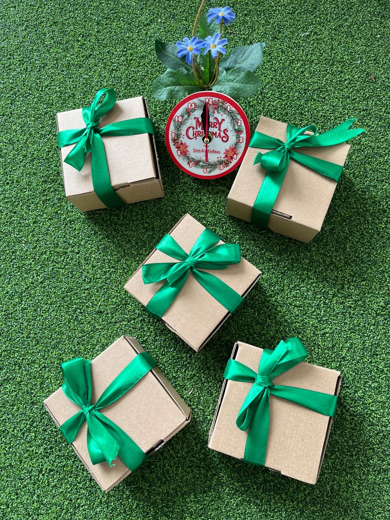 Hampers Natal - Jam Duduk