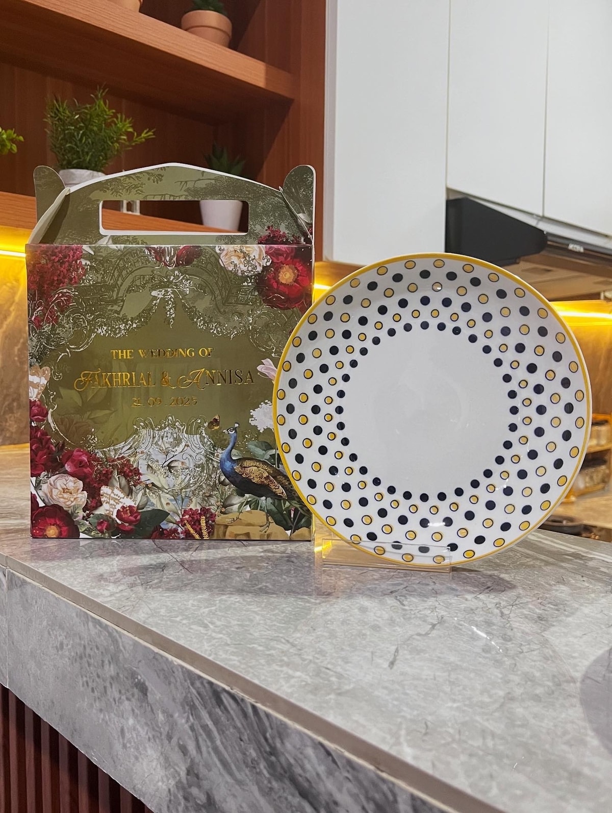 Wedding Souvenir Premium Piring Jepang With Custom Box