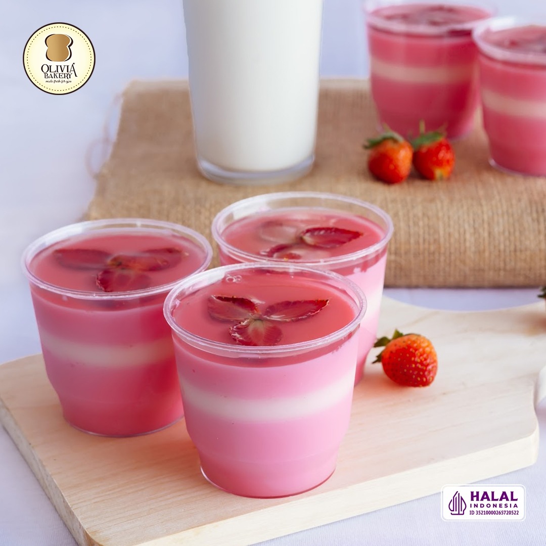 Puding Gelas Strawberry